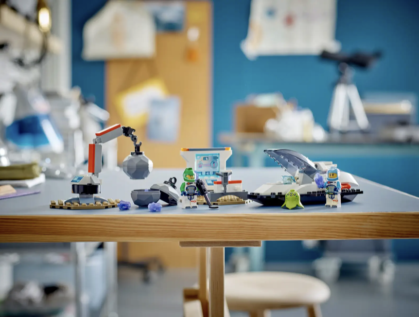 interstellar spaceship toy